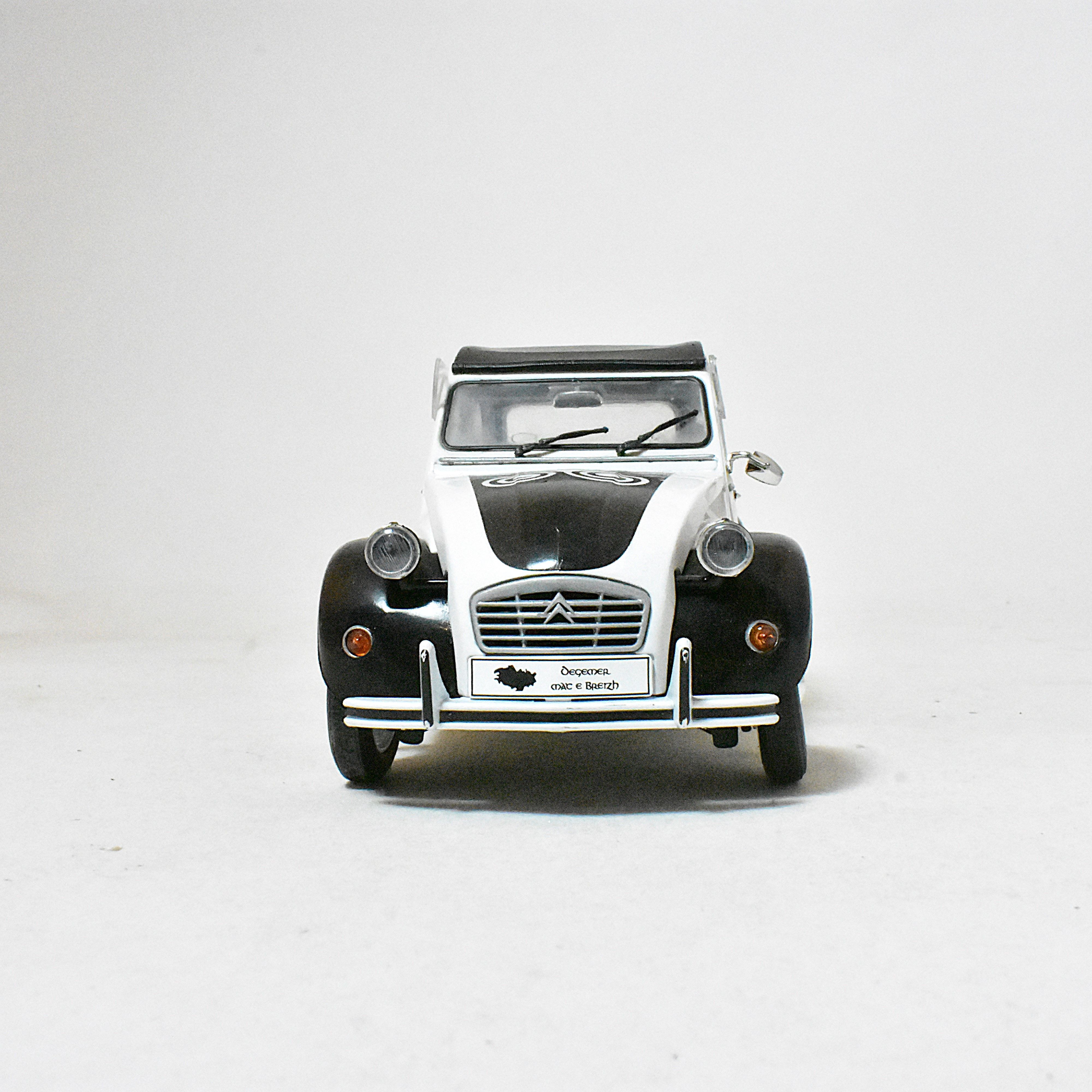 🎲 Solido citroen 2cv Elch ; 1/18 Werkstr 1.90765 furtch. Germany jeux ...