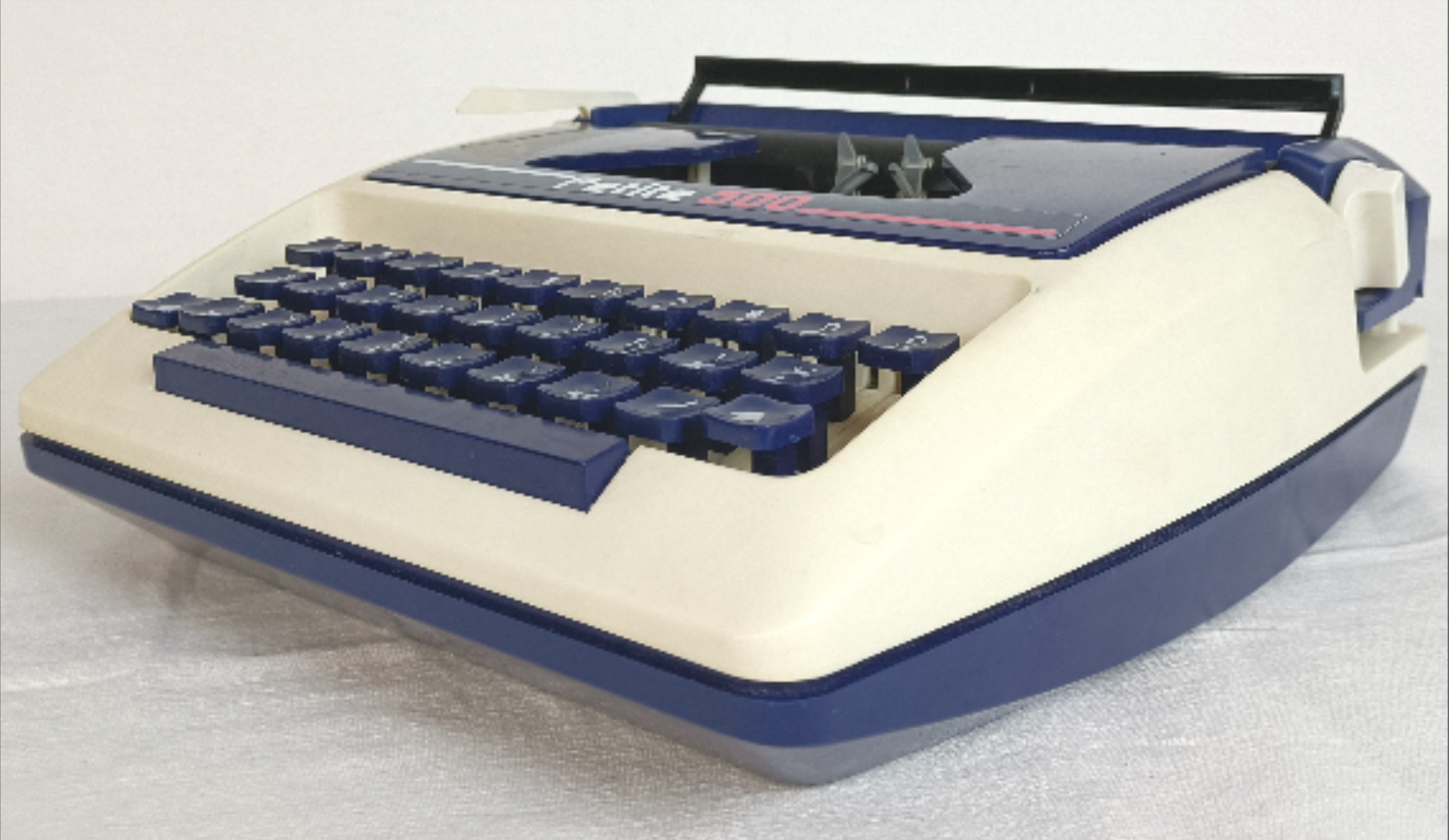 Machine à écrire pour enfant "Petite 500" - Byron Jardine - Label Emmaüs