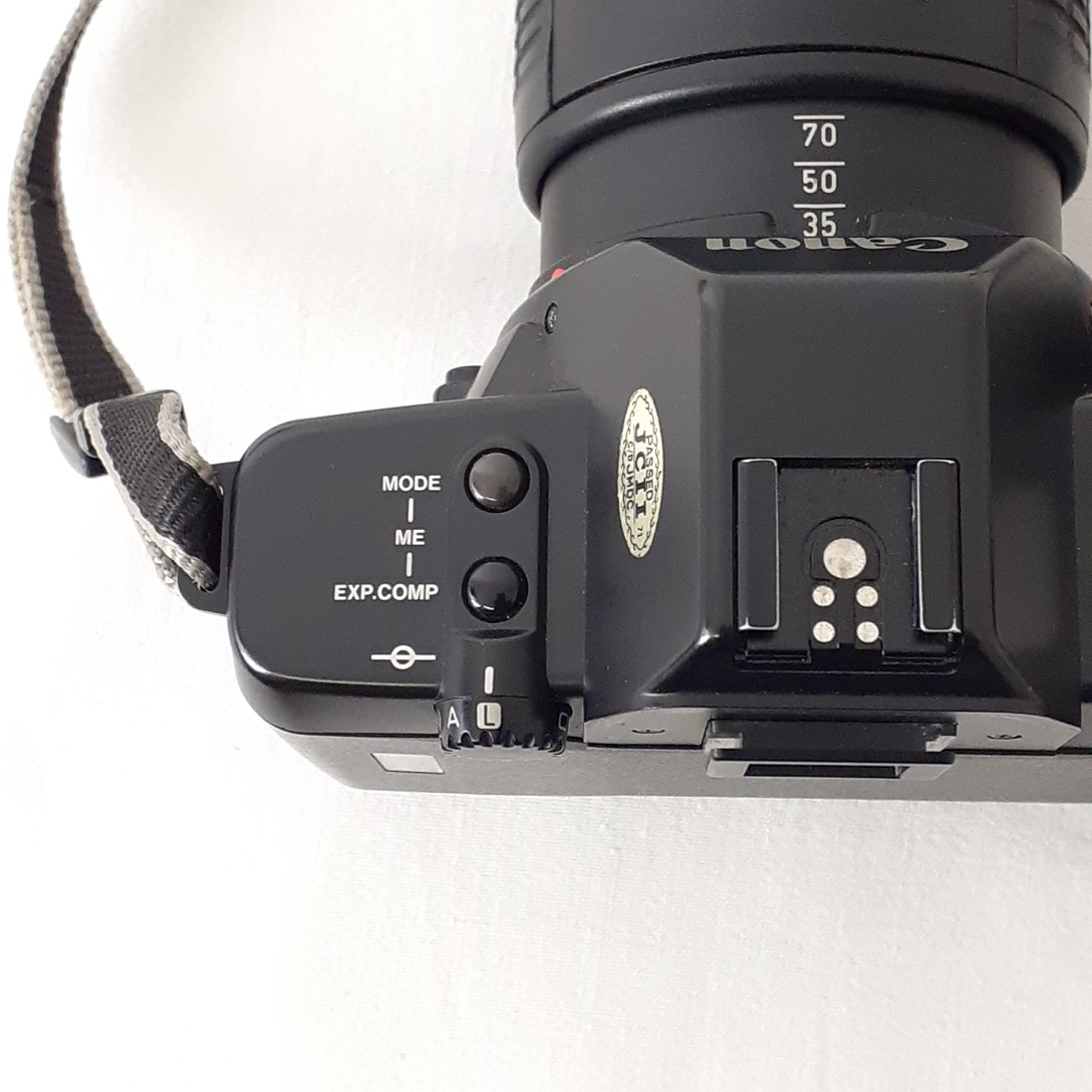 Appareil photo analogique Canon EOS 620 avec objectif zoom lens EF 35 ...