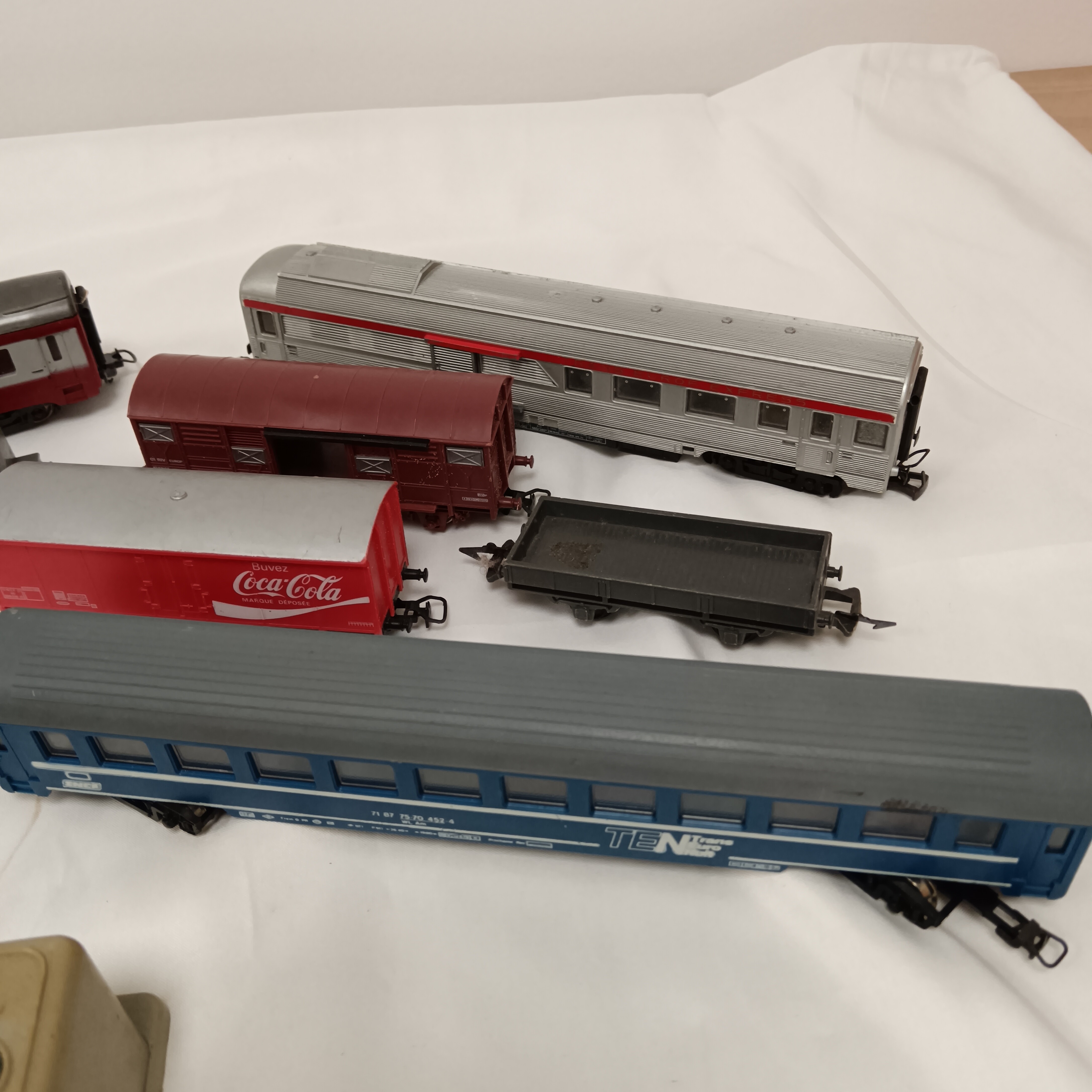 Lot de wagons + rails + transfo- Jouef , Lima Fobby - Label Emmaüs