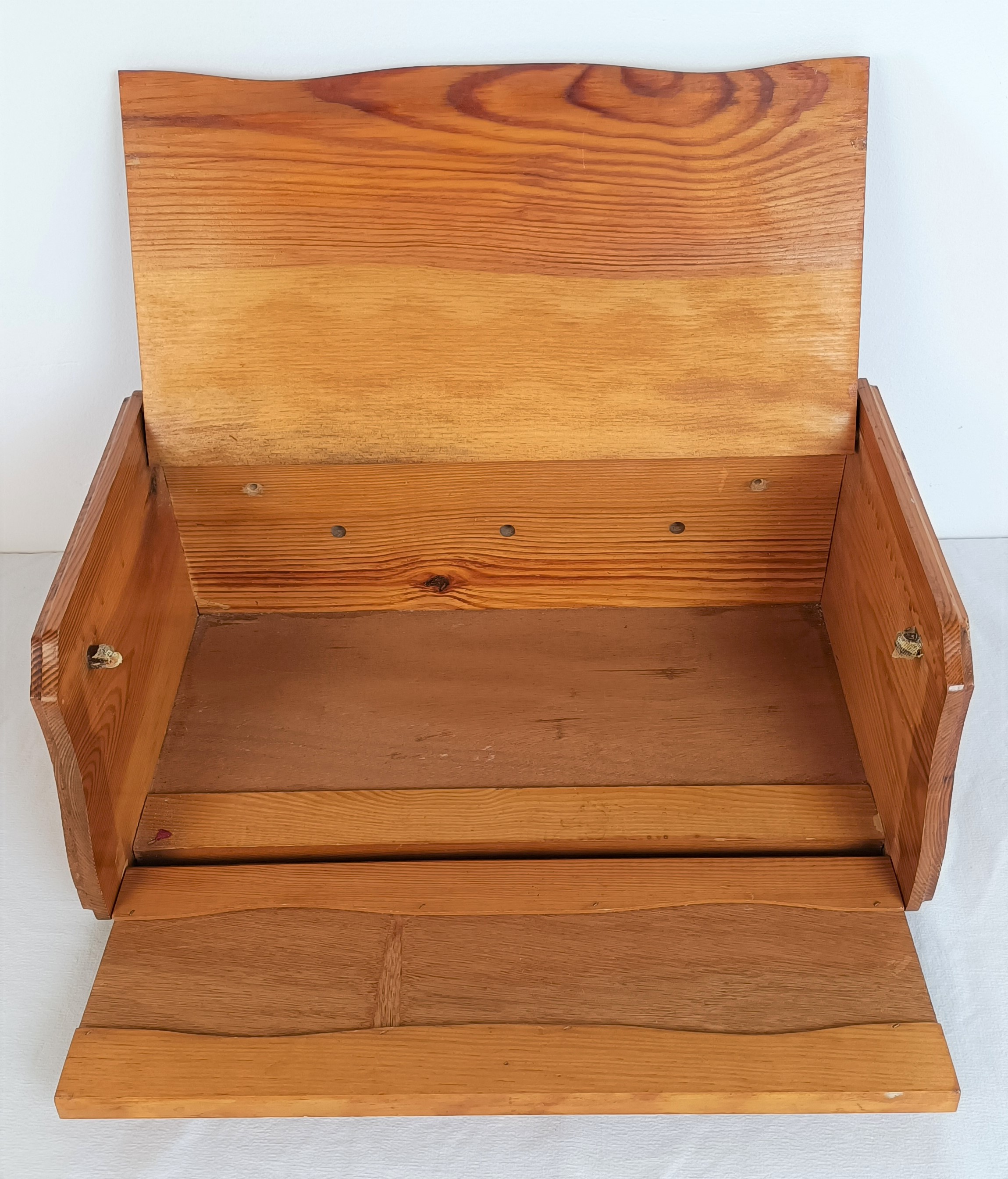 Ancienne huche à pain en bois - Label Emmaüs