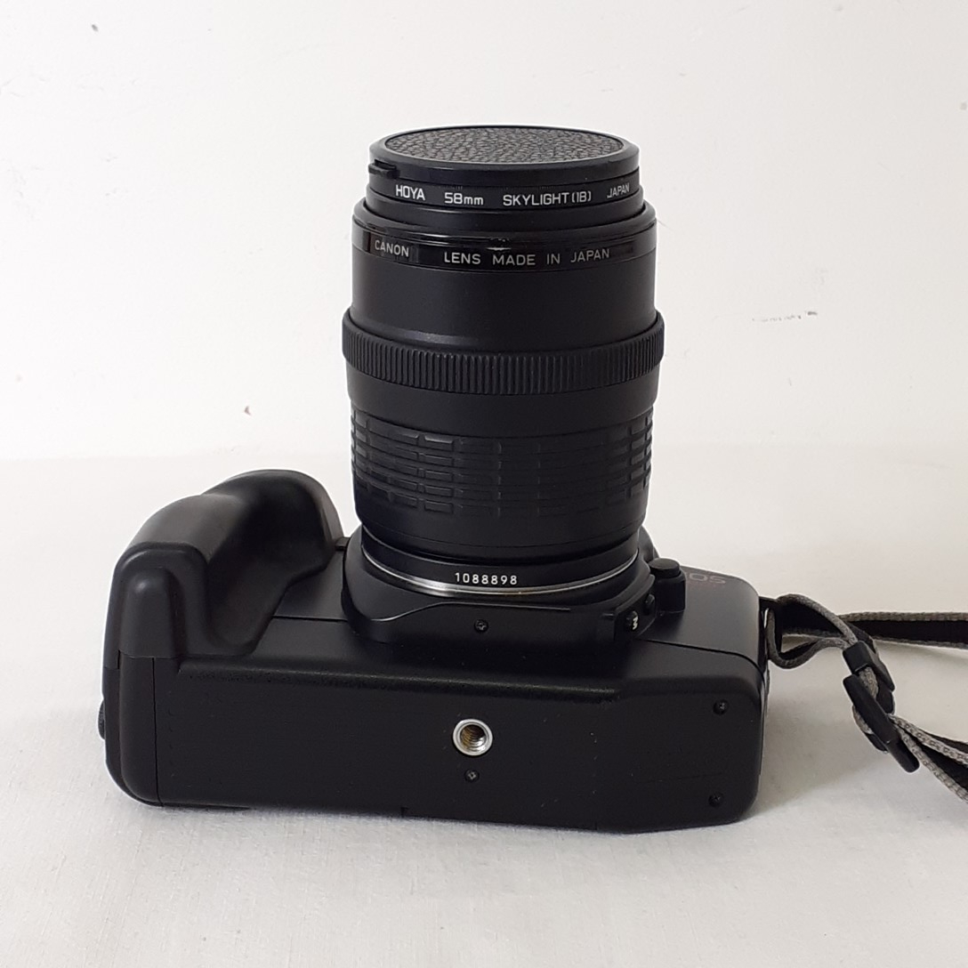 Appareil photo analogique Canon EOS 620 avec objectif zoom lens EF 35 ...