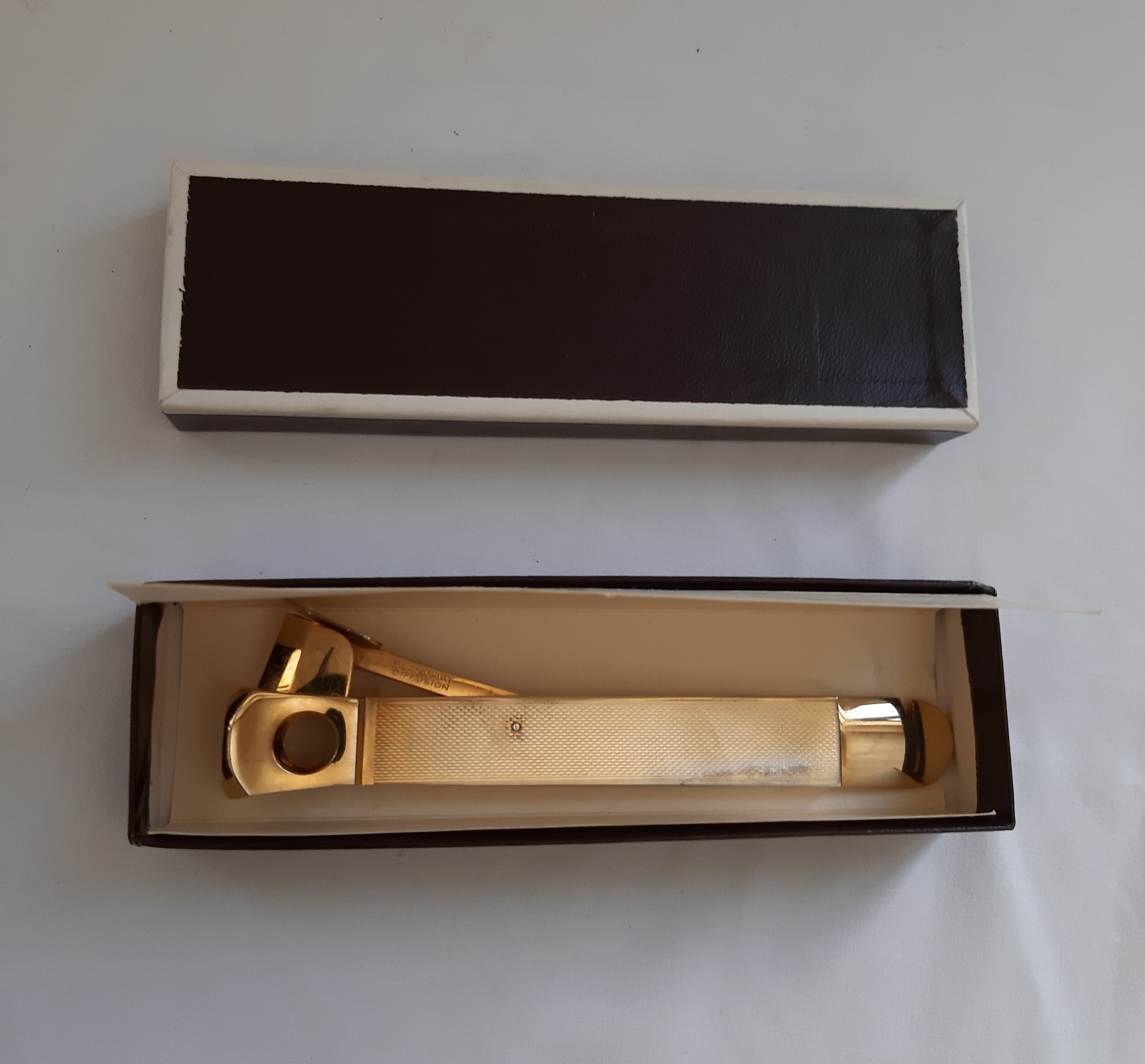 Ancien coupe cigare Blanchat Diffusion, métal doré - Label Emmaüs