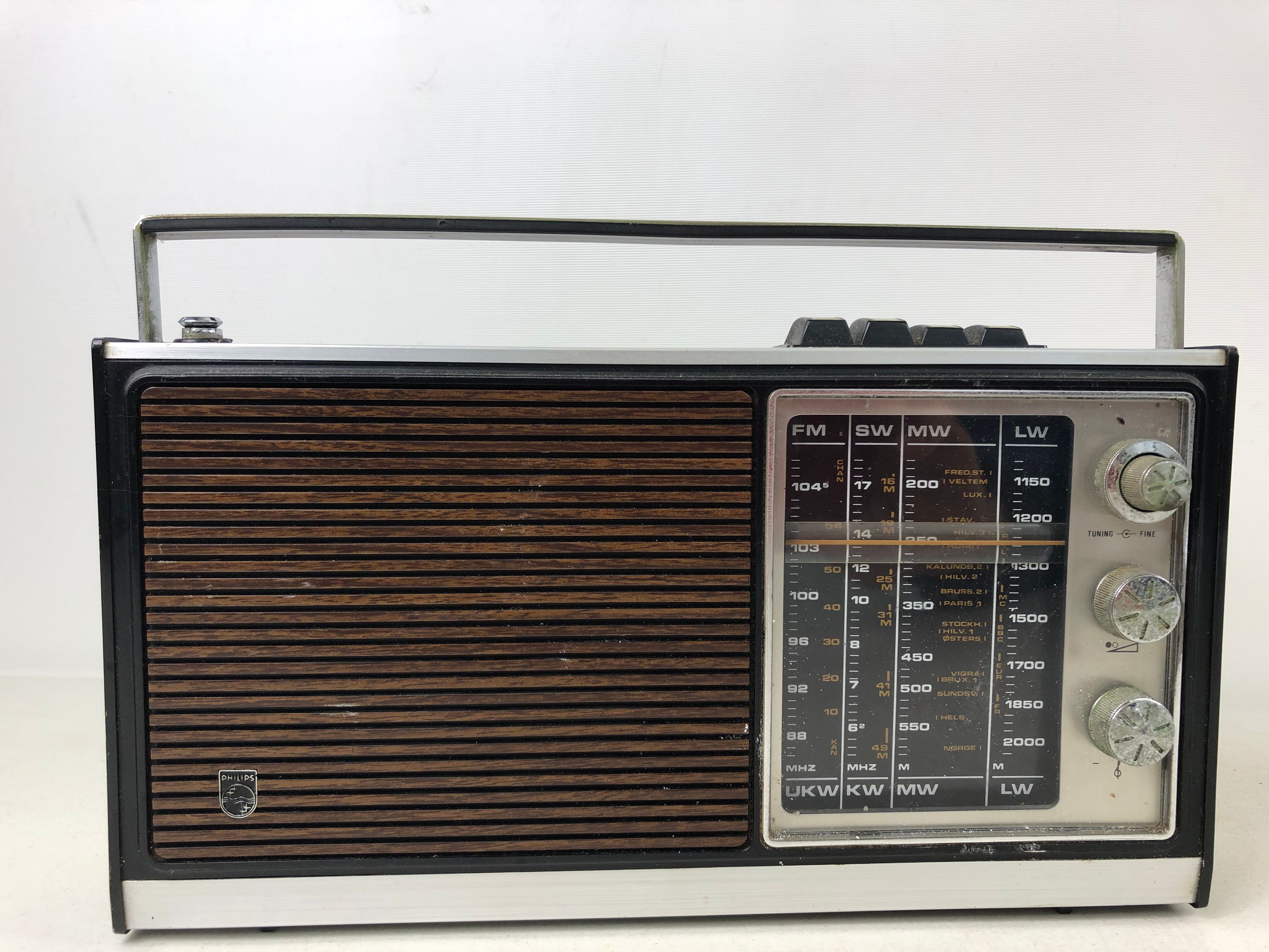 Poste radio portatif PHILIPS vintage - Label Emmaüs