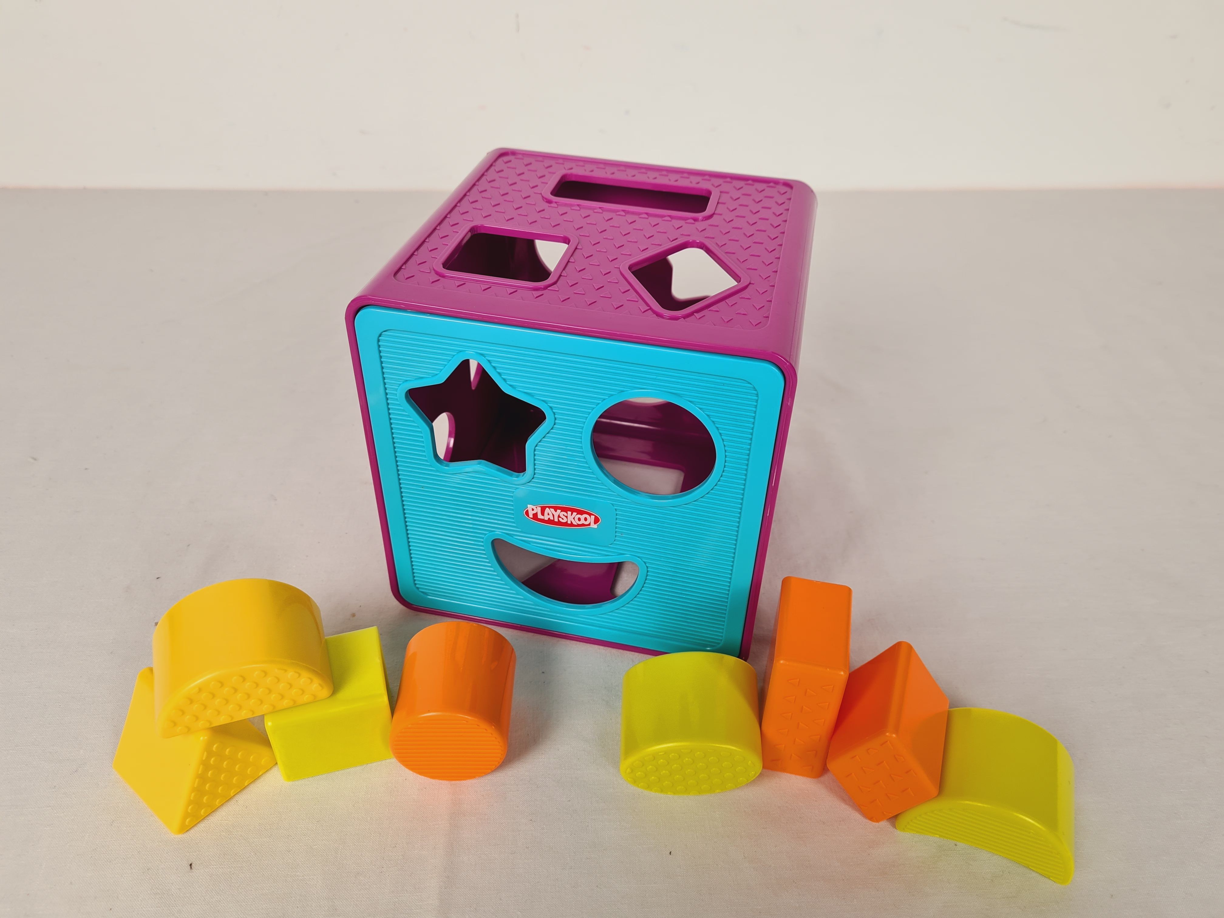 Jeu d'éveil - Cube de tri formes -12 à 24 mois - Playskool - Label Emmaüs