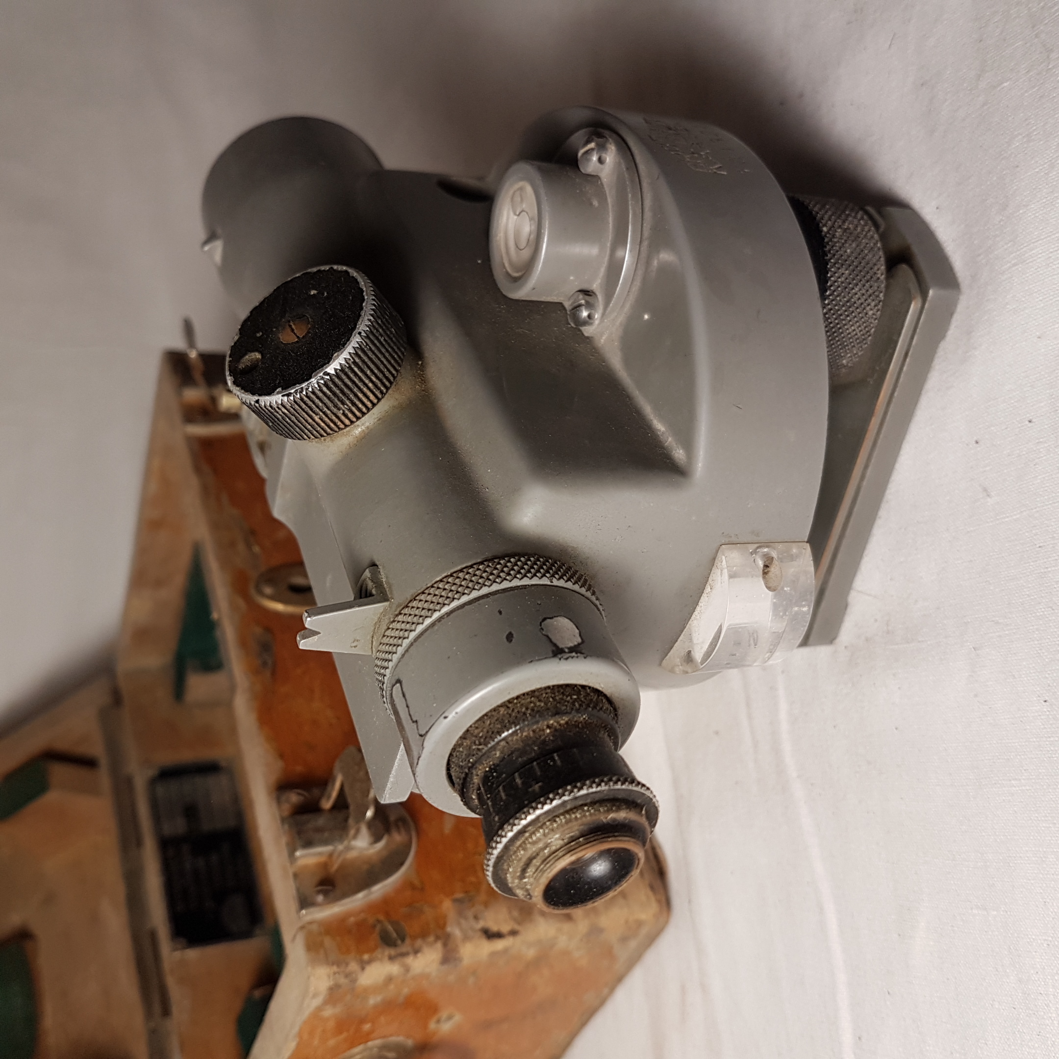 Ancien instrument de contrôle Okular - Label Emmaüs