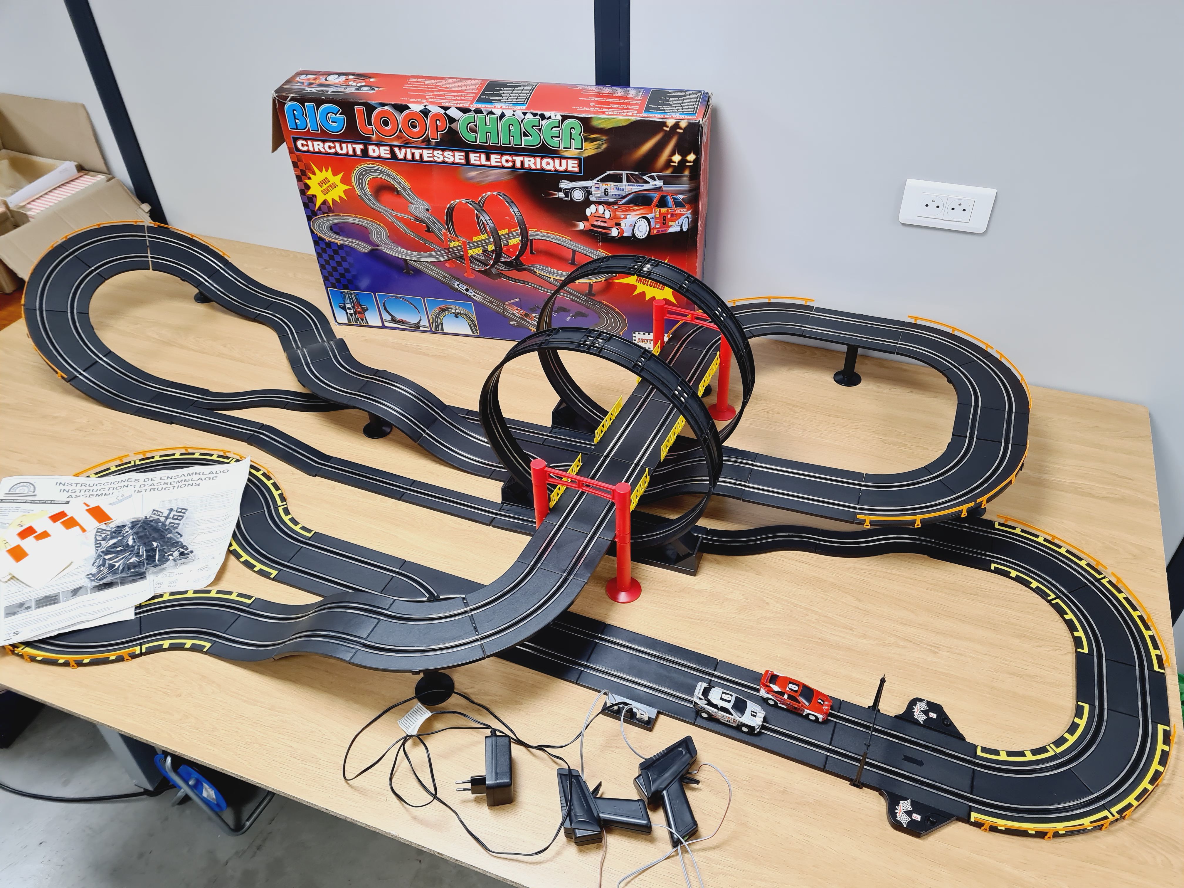 Circuit Big Loop Chaser - circuit de vitesse électrique - Label Emmaüs