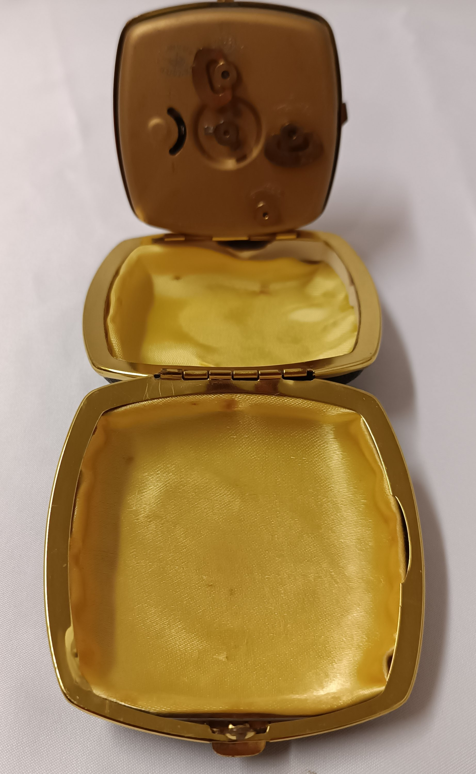 Petit réveil de voyage de la marque BAYARD, à remontée mécanique ...