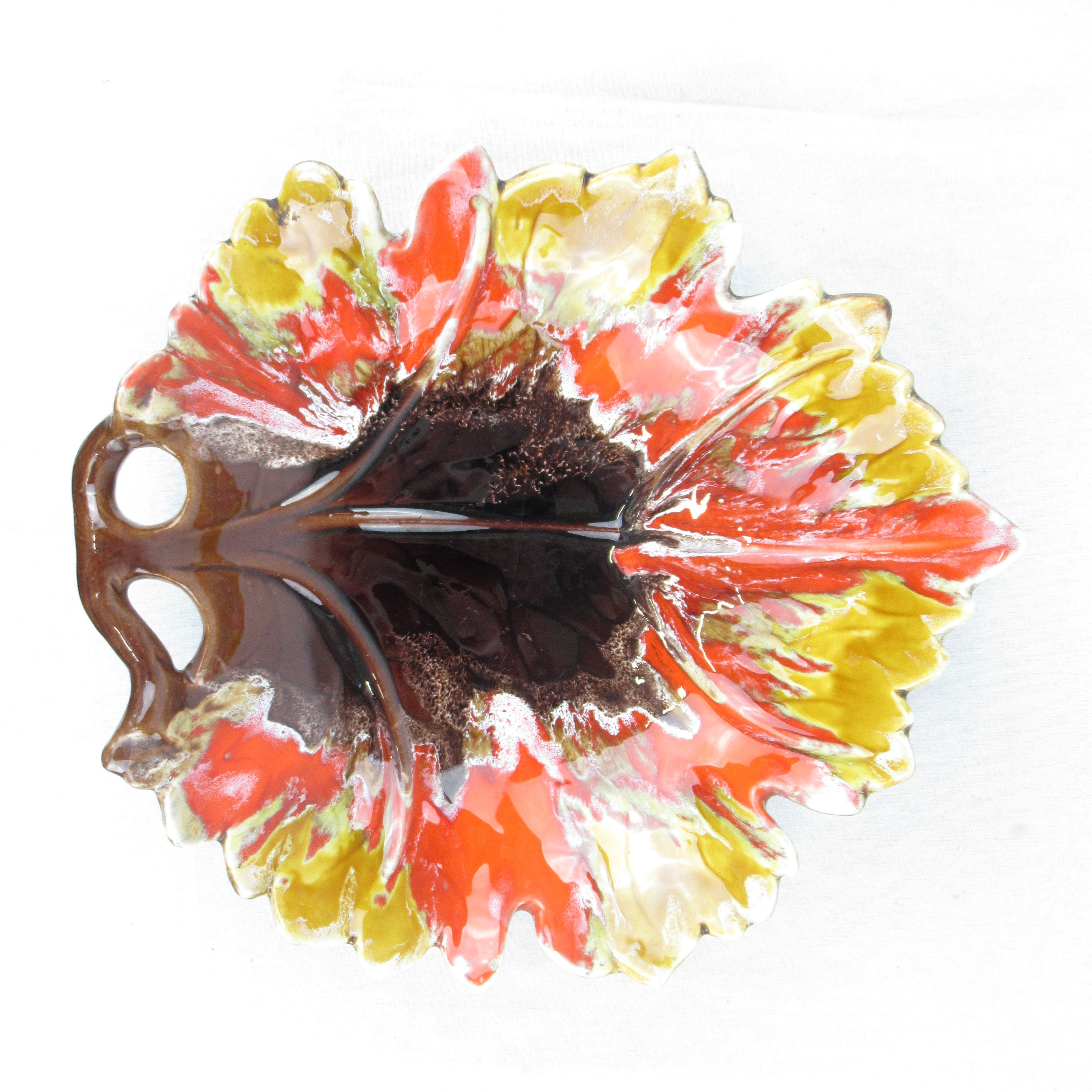 Centre de table en forme de fleur estampillé VALLAURIS - Label Emmaüs