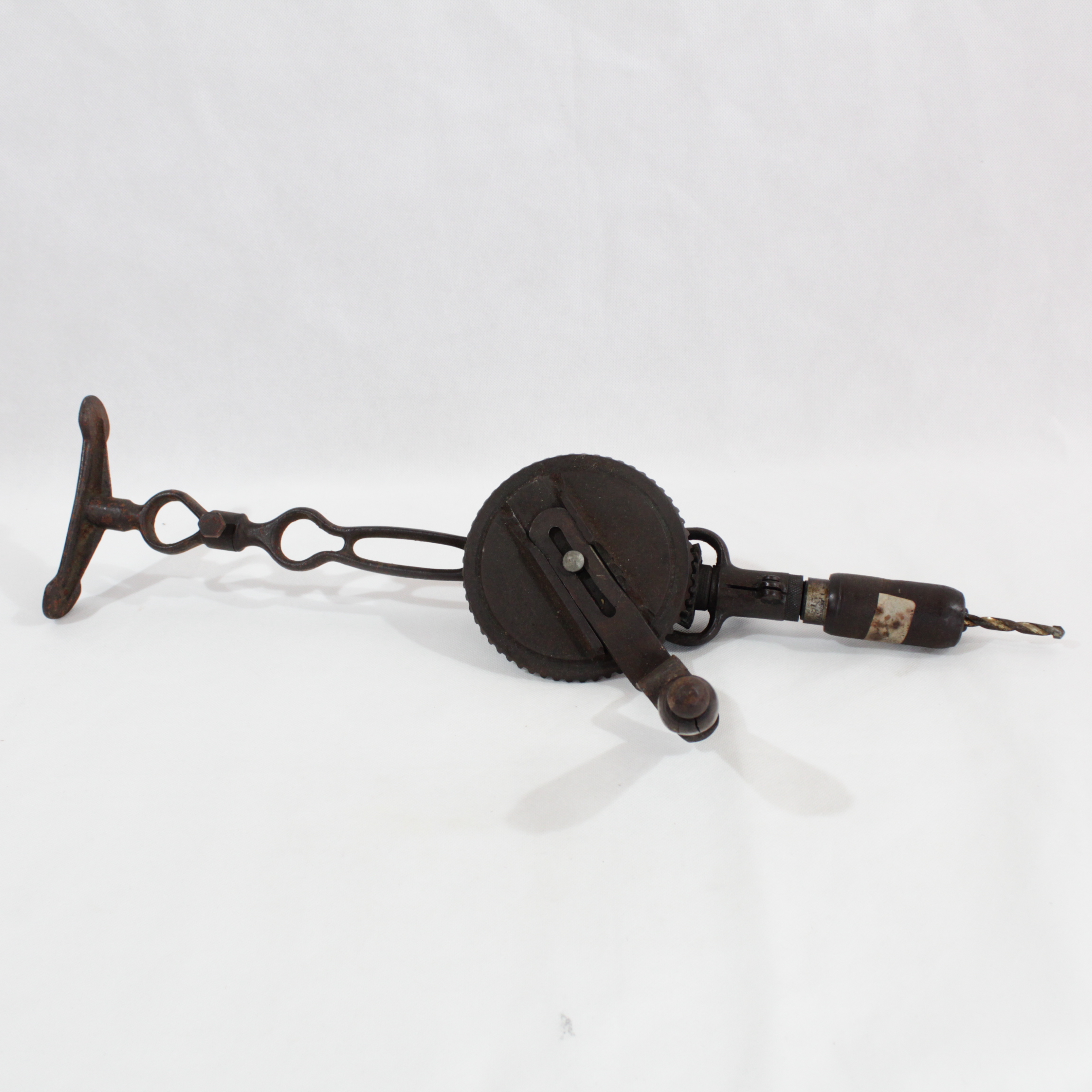 Ancienne chignole perceuse a main - Label Emmaüs