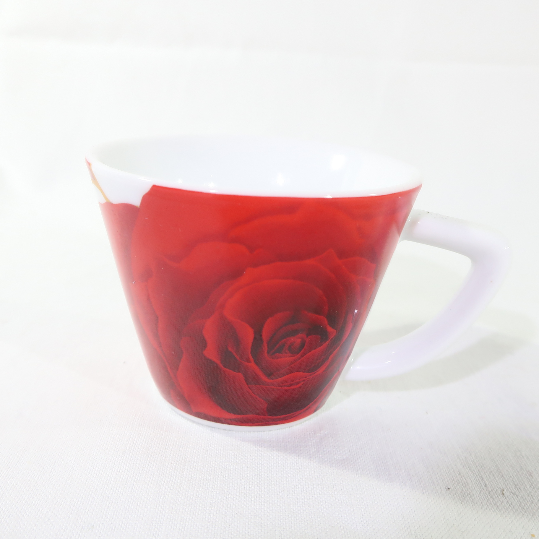 Quatuor de Tasses et leurs sous-tasses " Roses Rouges " en céramique ...