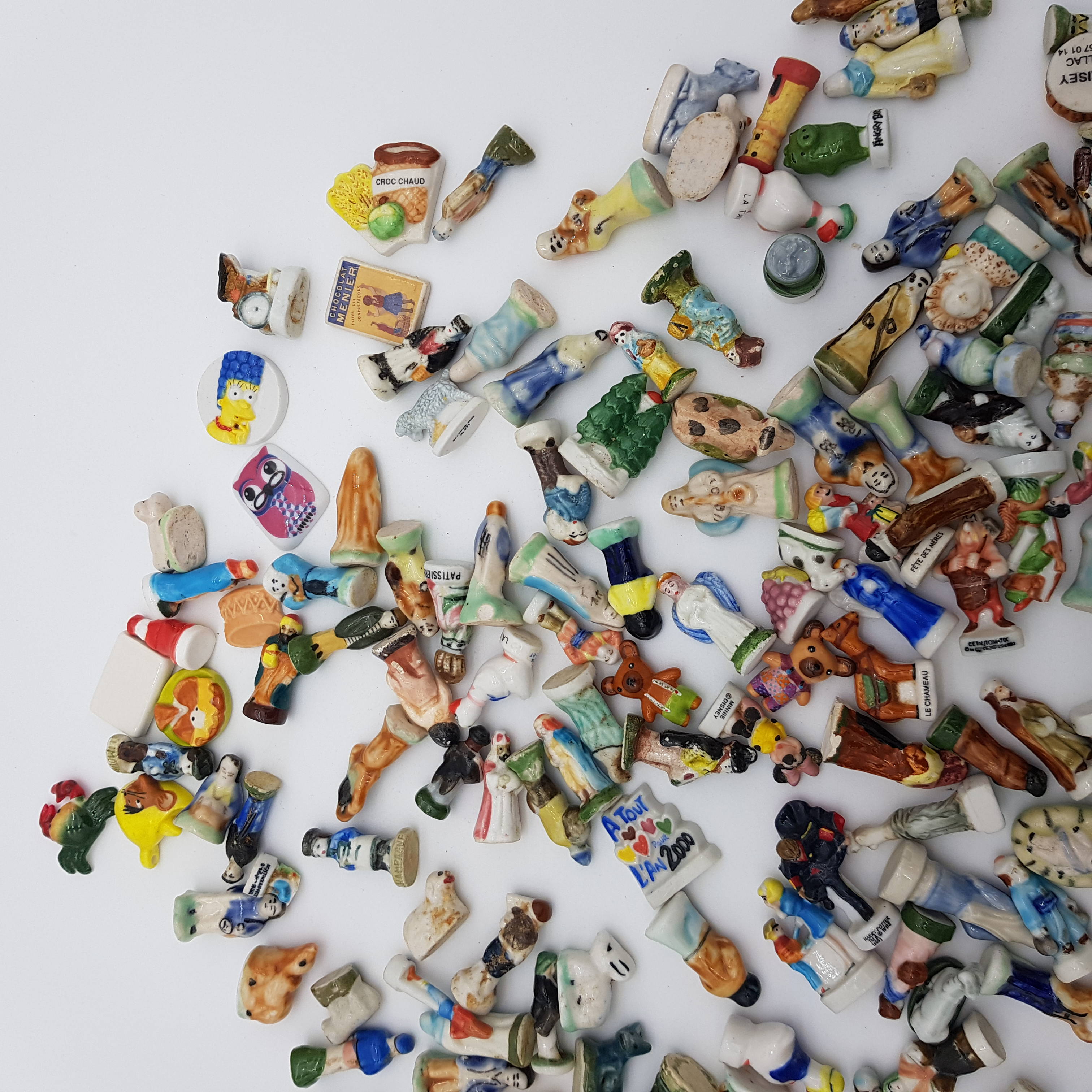 Lot de 160 fèves en céramique et porcelaine - Label Emmaüs