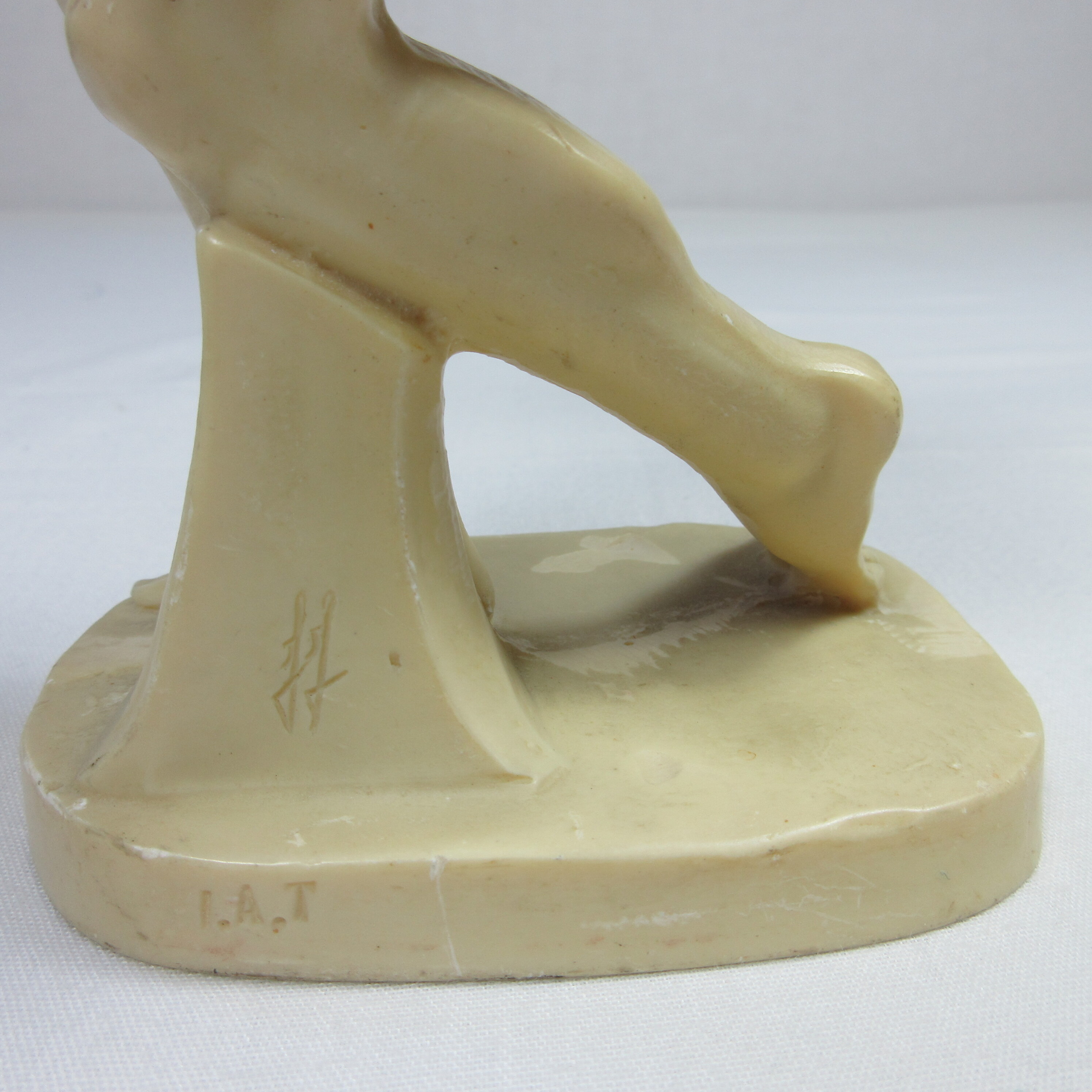 Lanceur de disque en résine - Label Emmaüs