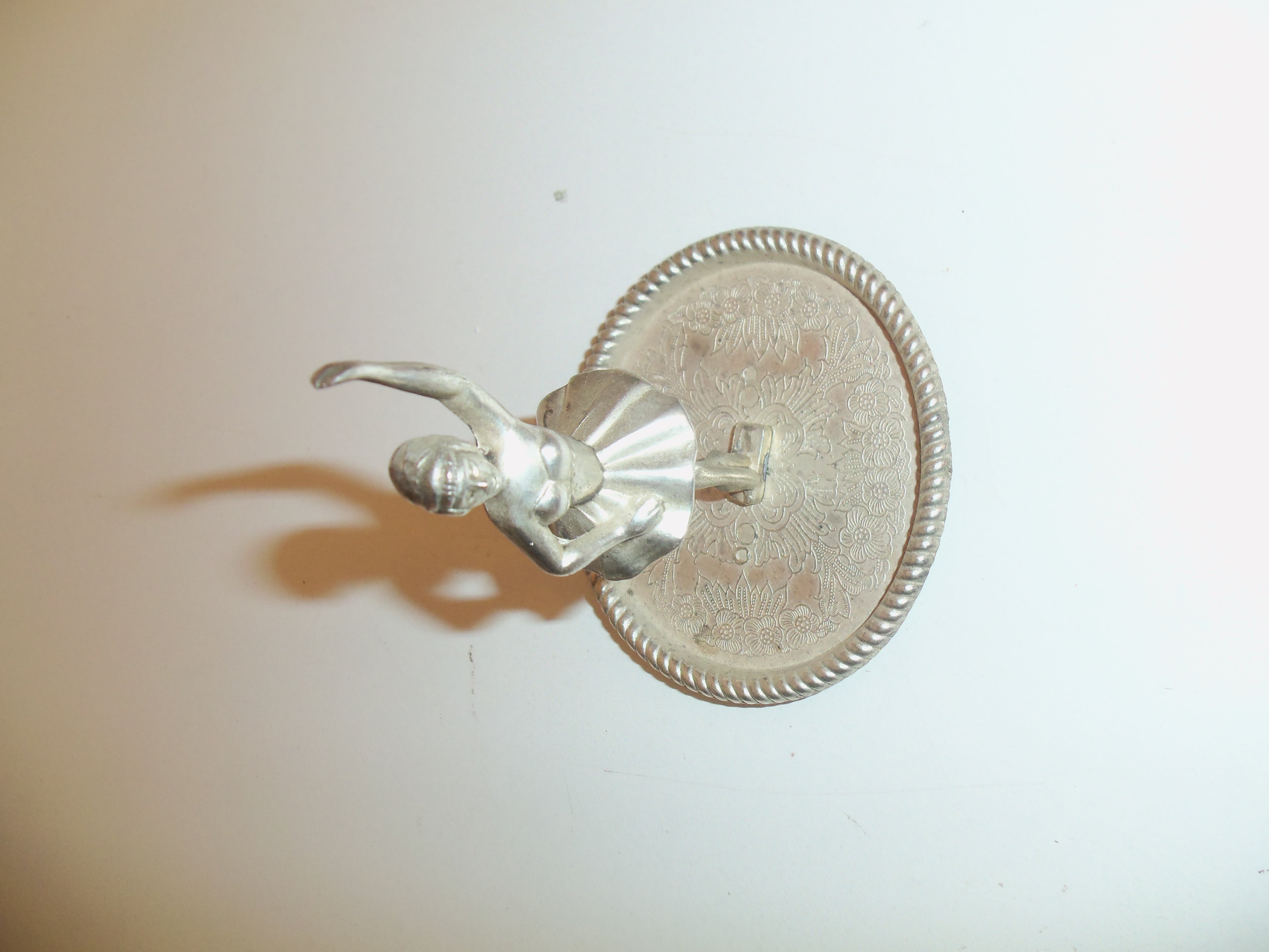 Support statue de danseuse - Label Emmaüs