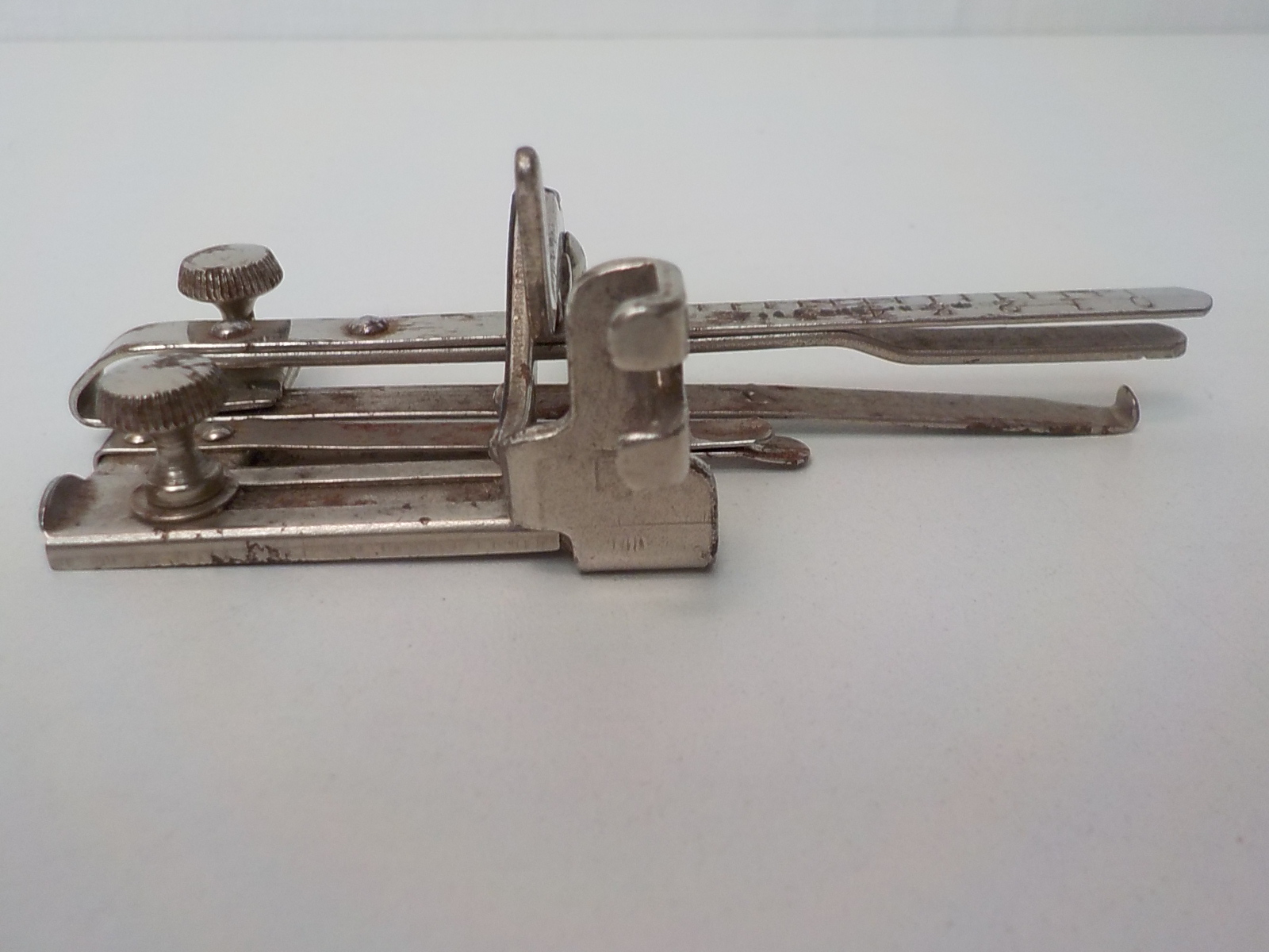 🎲 Pied machine à coudre Singer: Simanco 36583 jeux et vinyles d ...