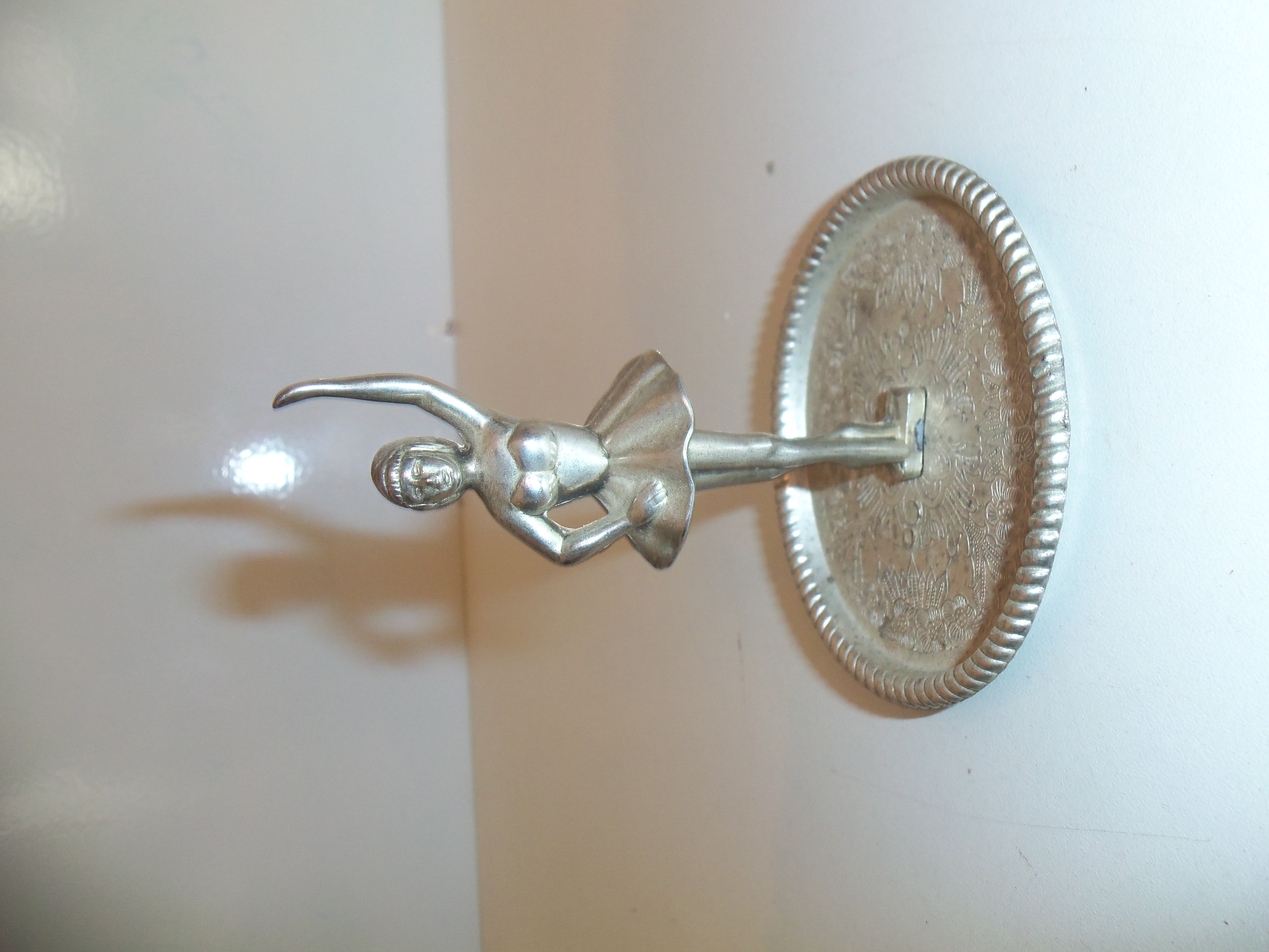 Support statue de danseuse - Label Emmaüs